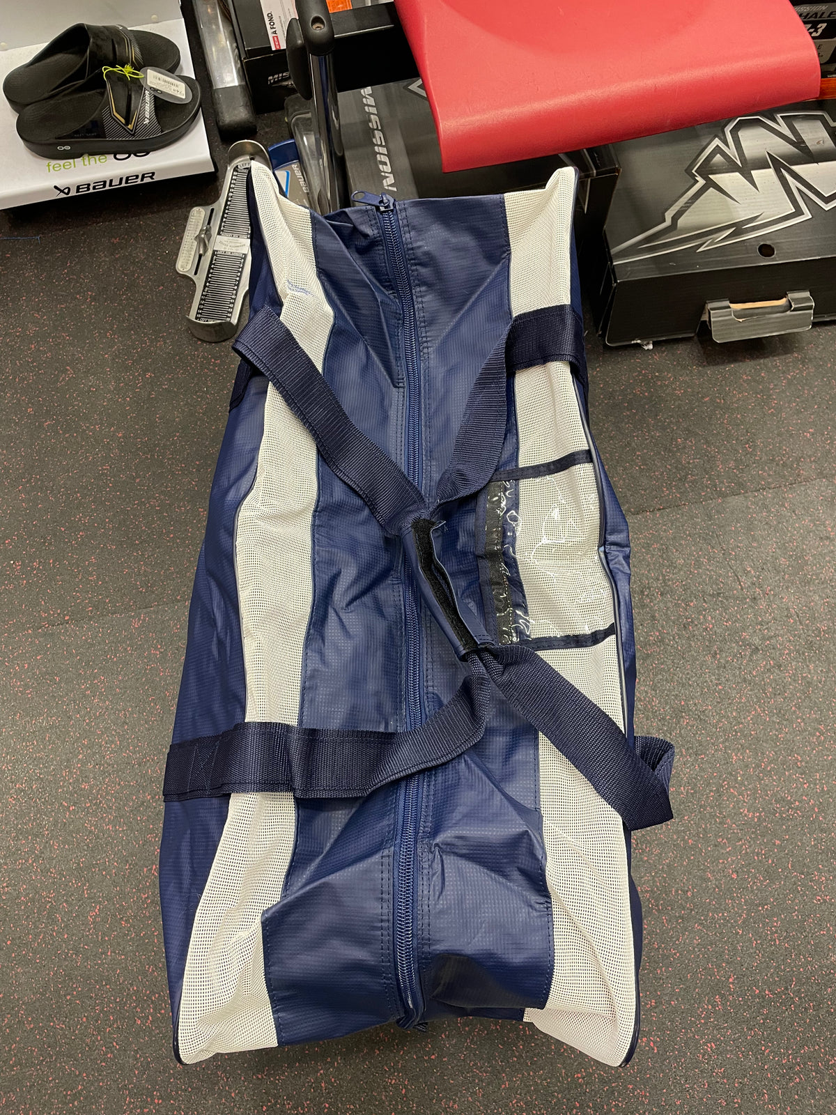 WINWAVE PRO HOCKEY PLAYER CARRY BAG JR — Front Row Sports LTD